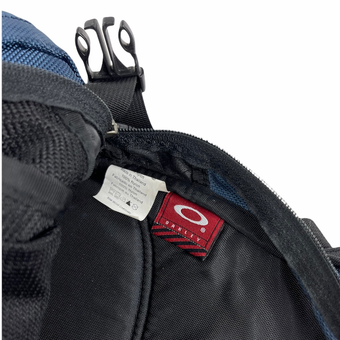 2000s Oakley small icon backpack – insidetag