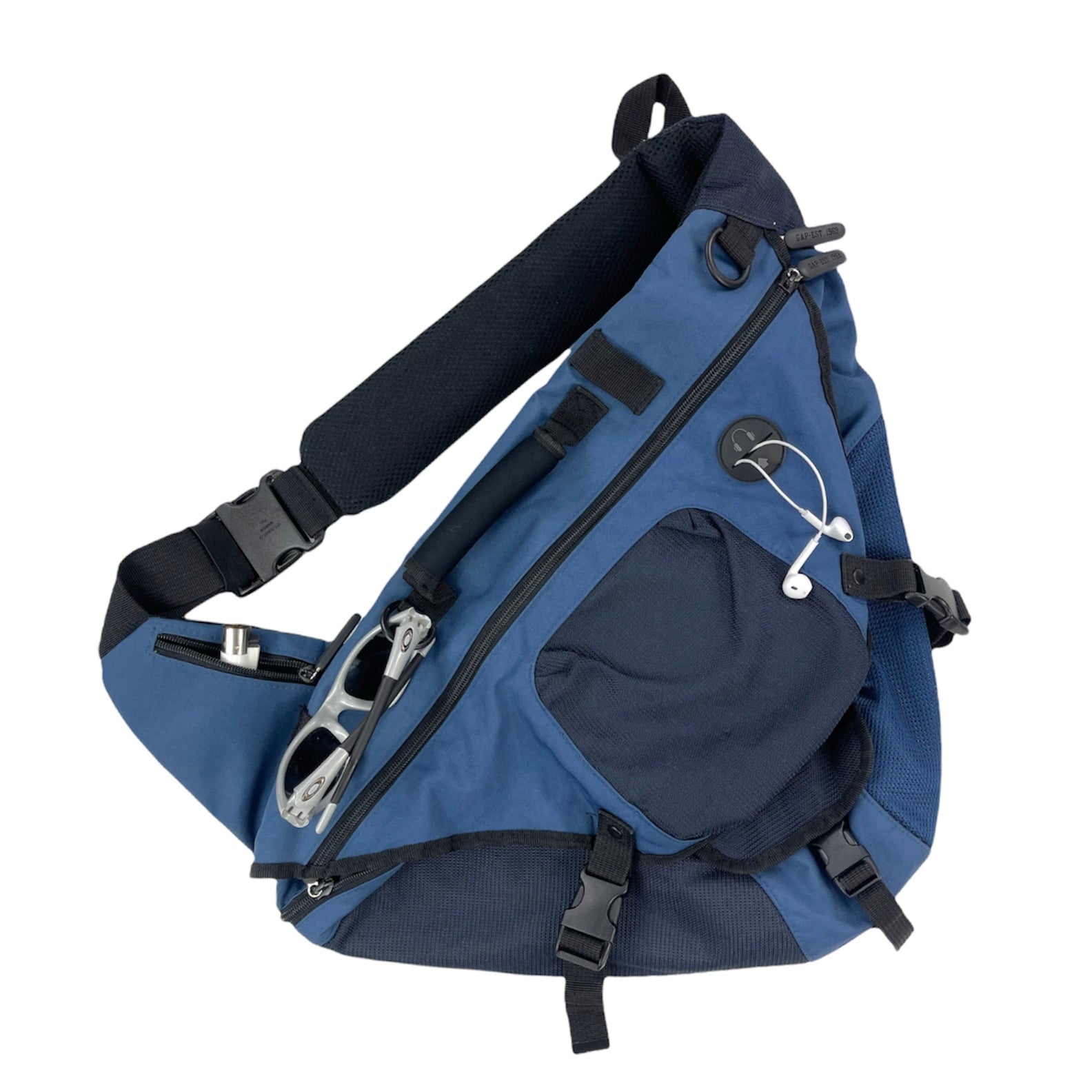 2000s Gap sling bag – insidetag