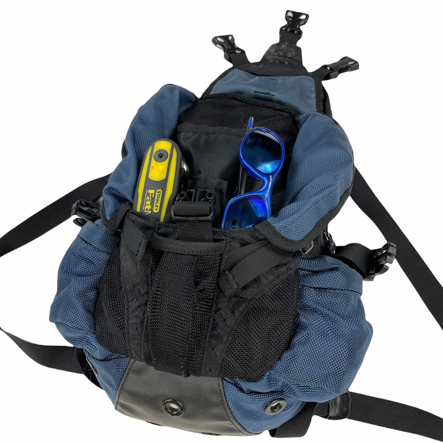 2000s Oakley small icon backpack – insidetag
